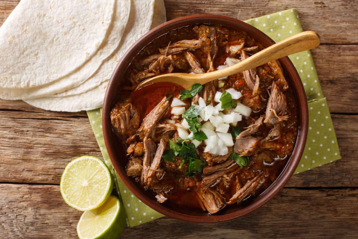 Cómo Hacer Birria de Chivo Estilo Mexicano. Receta PASO a PASO